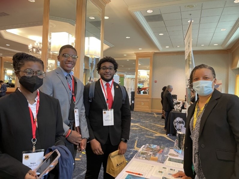 ESA meeting diverse students where they are: ESA at SACNAS and MANRRS ...